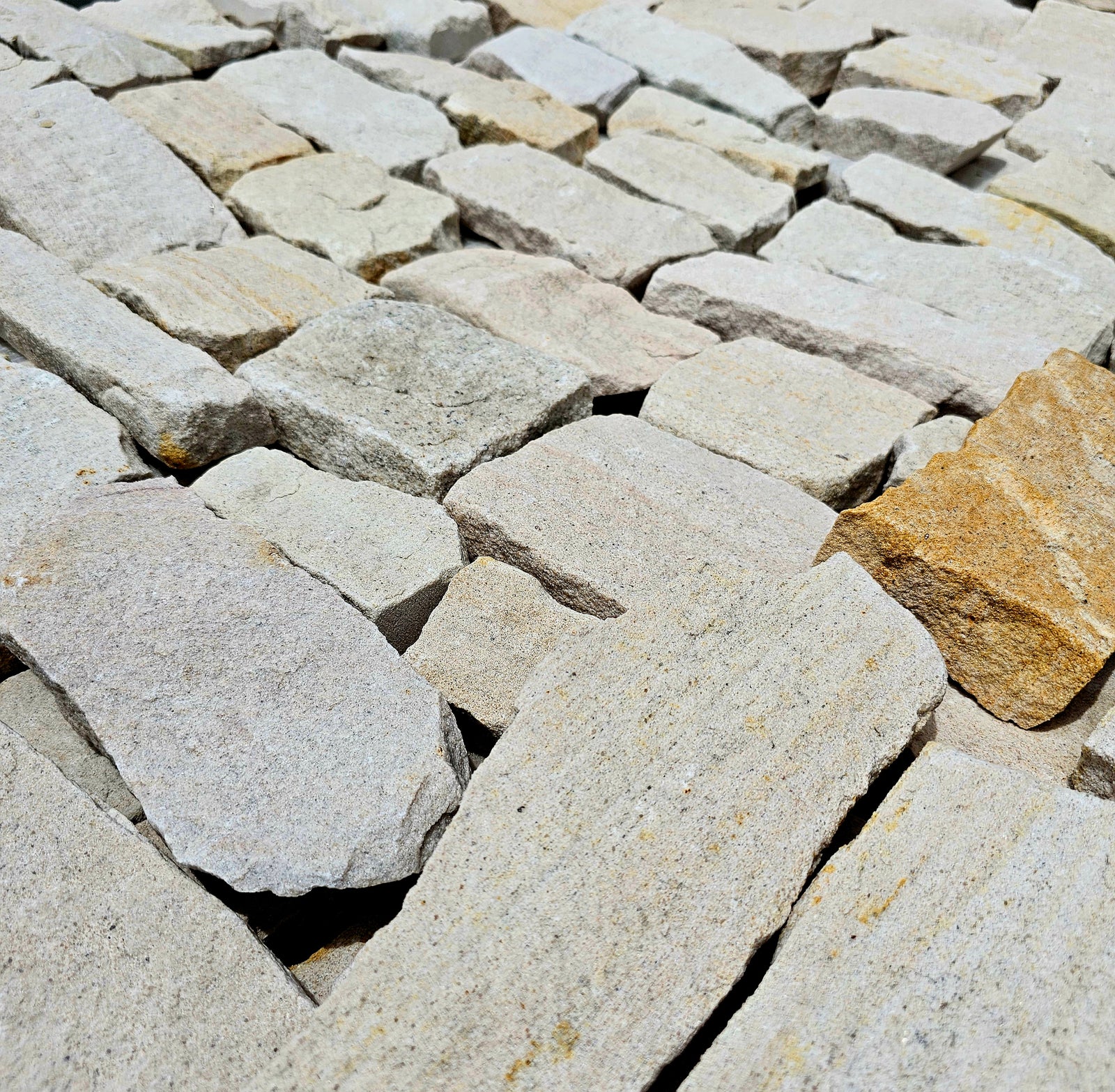 Natural Stone Wall Cladding Free Form - Loose - White Sandstone Random ...