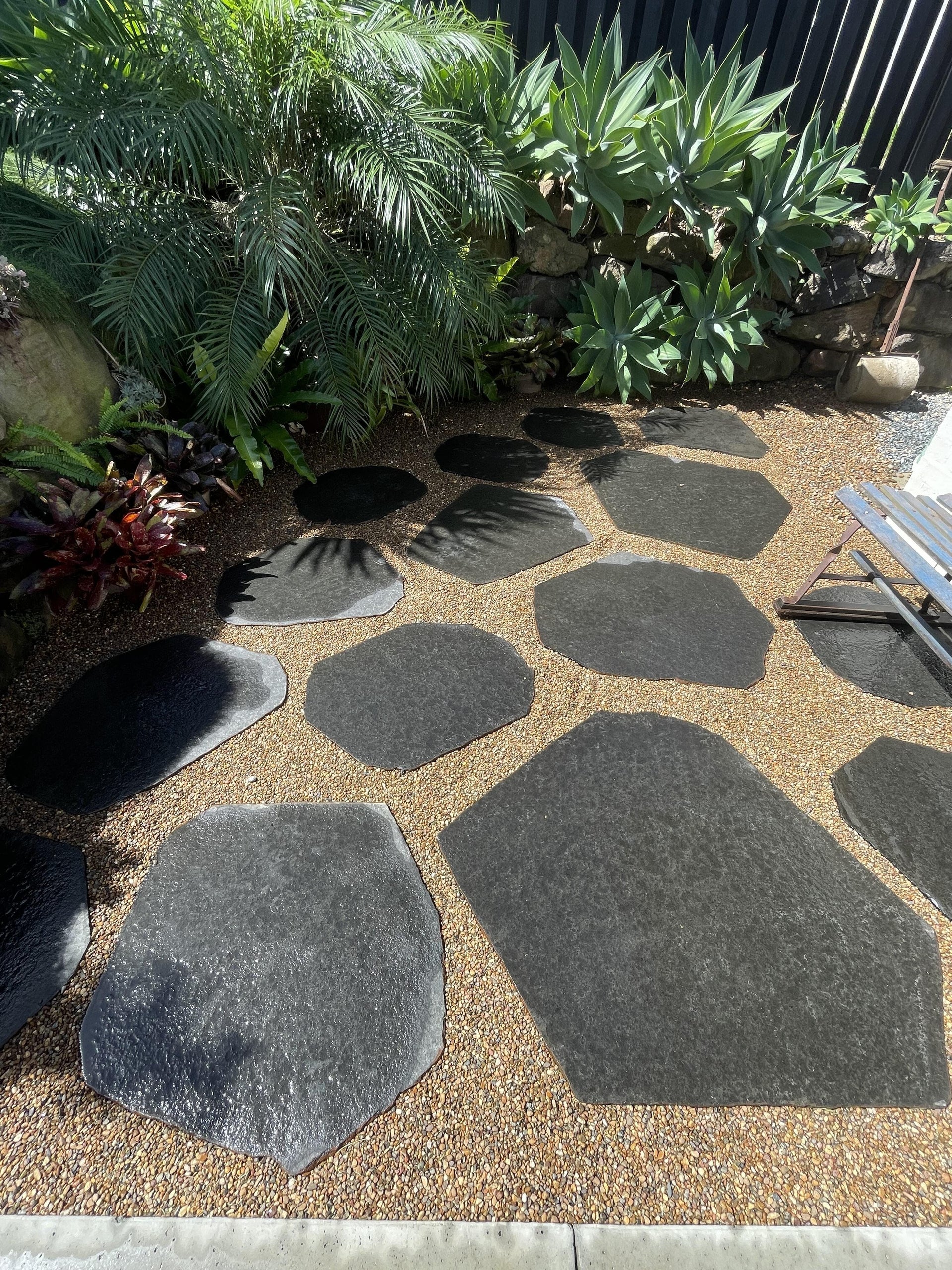 Bluestone Flamed Top Random Shape Stepping Stone – Stone and Rock