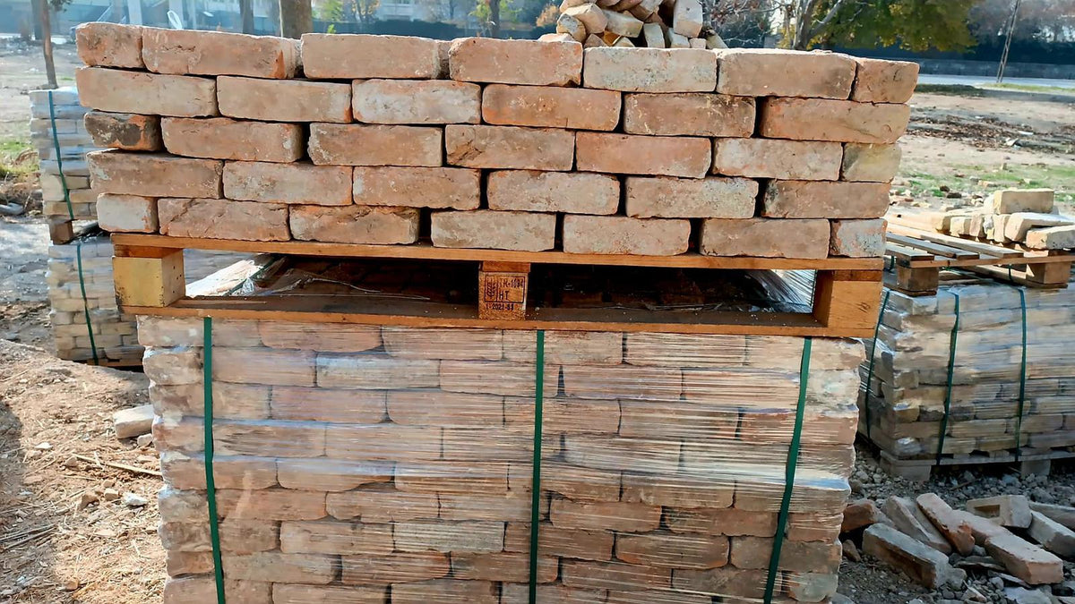 Reclaimed 19th Century European Bricks – Stone and Rock